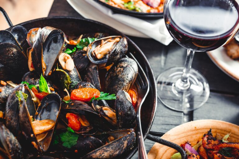 7 Best Seafood Restaurants in Cornwall | The Valley